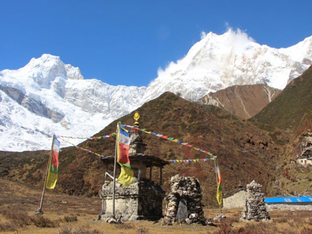 Manaslu Circuit Trek Cost, Itinerary, Permit, and Guide 2026